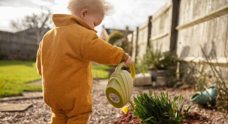 Planting and Growing Foods in Early Years Settings | eyworks